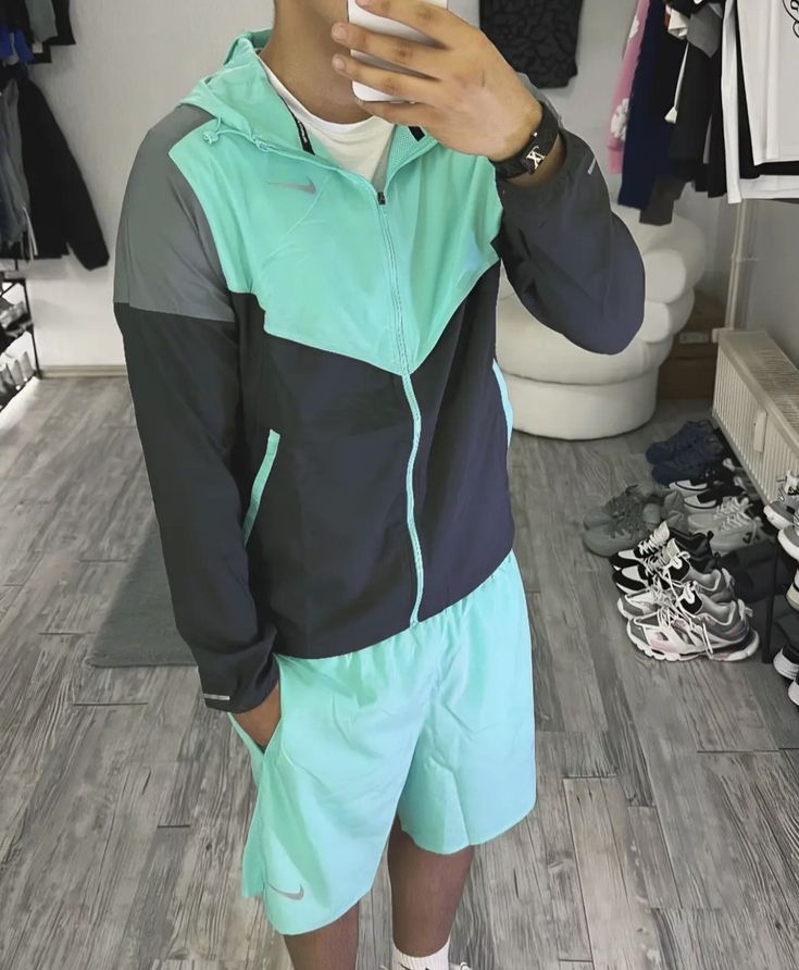Windbreaker drop – Solii